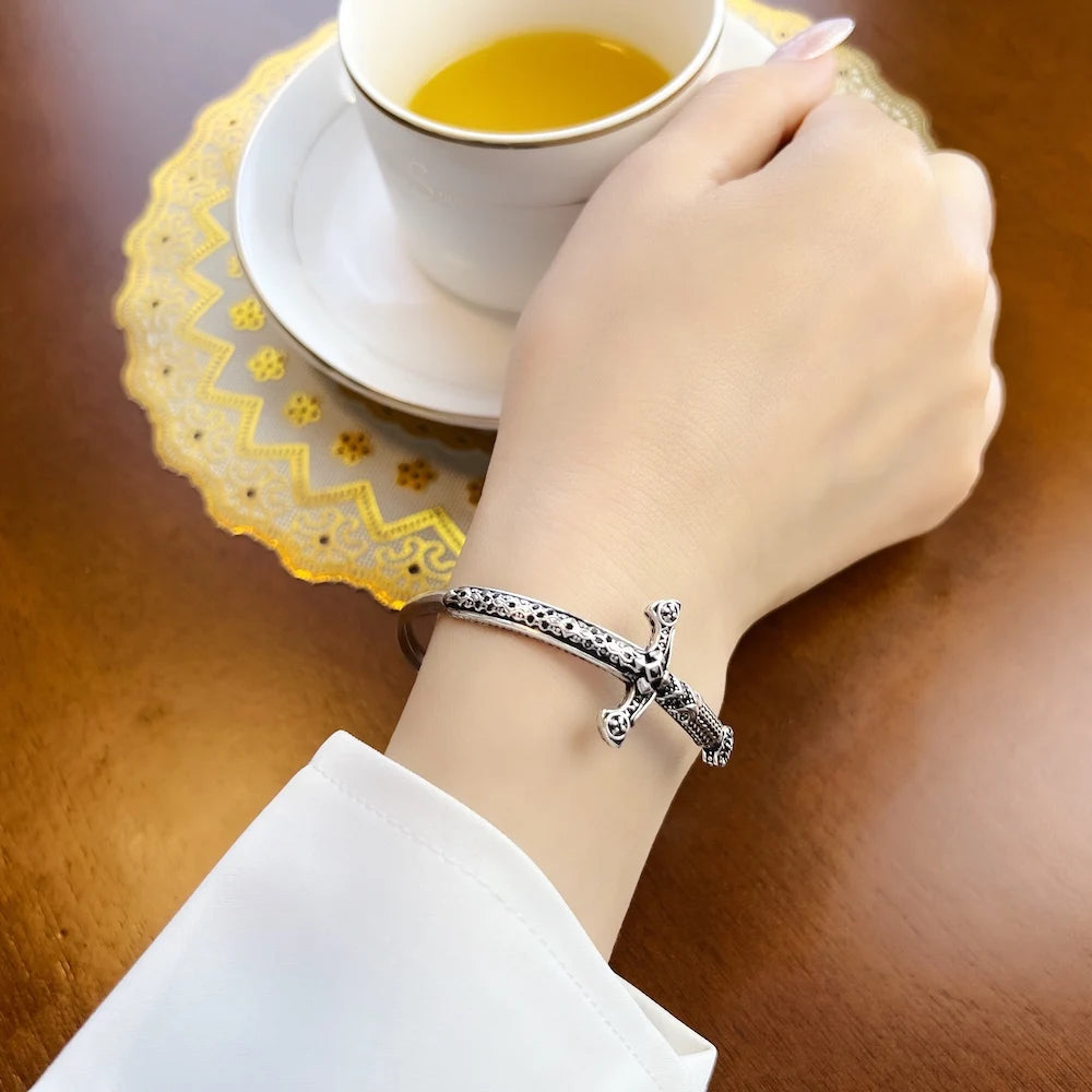 Royal Sword Bangle – Alisala